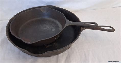 Vintage Cast Iron Skillet Set Griswold No 5 And Erie No 8