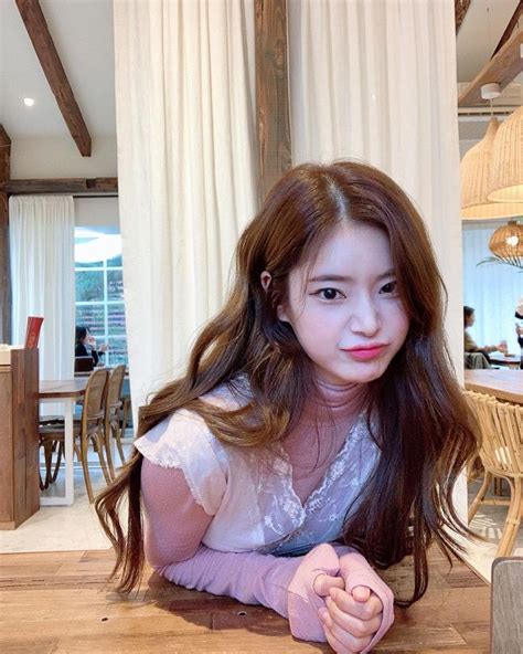 Ju Hee En Instagram “옴뇽뇽” Kecantikan