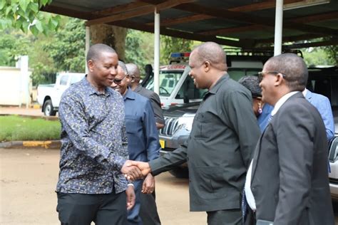 Prof Mkenda Amewasili Katika Chuo Kikuu Cha Ushirika Moshi Kwa Ajili Ya Ziara Yake Ya Kukagua