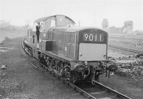 Br Clayton Diesel Class 17 No D8588 At Thornaby Shed 1964 Flickr