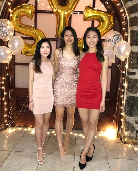 Asian Trio Scrolller