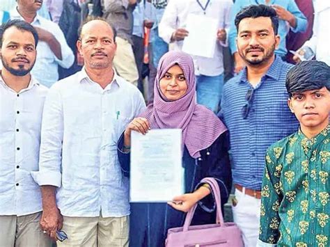 Taslima Fathima Daughter Of Labourer Tops Jr Lecturer Recruitment Exam In Telangana