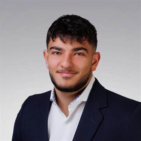 Ismail Omar Es Un Century 21® Agente En Calgary Alberta Canadá