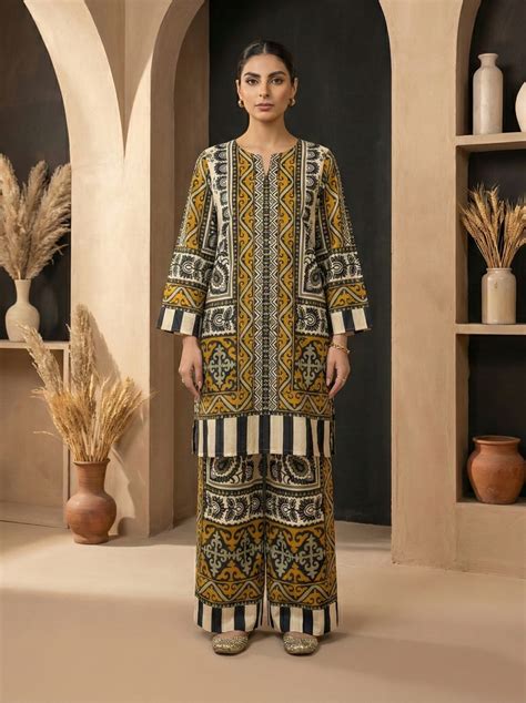 Crp 05 2pc Stitched Mohagni