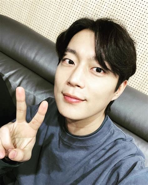 윤두준 양요섭→이기광과 컴백 스포 하이라이트 훈훈 셀카 Sns★컷