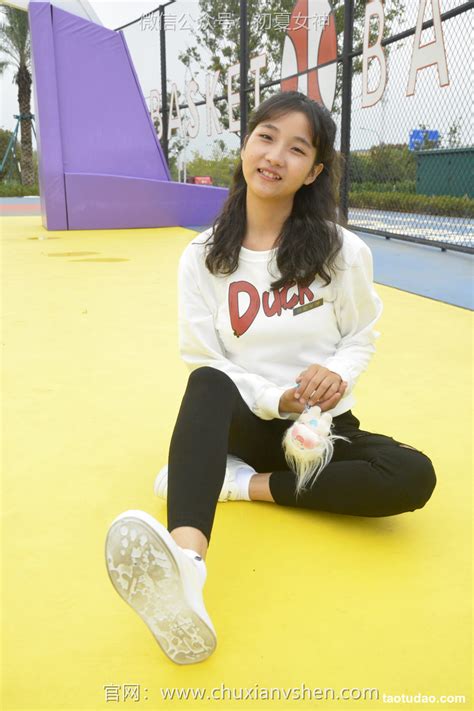 初夏女神 No091 点点 休闲卫衣 150p1v／526gb 套图岛