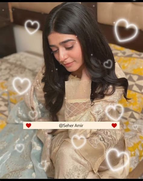 Saher Khan Status😍 Beautiful Saher Khan New Video Pakistani Drama