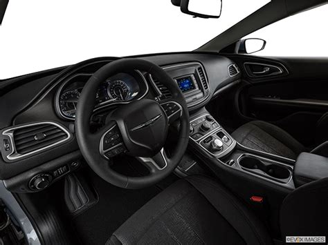 2015 Chrysler 200 Reviews Price Specs Photos And Trims Drivingca