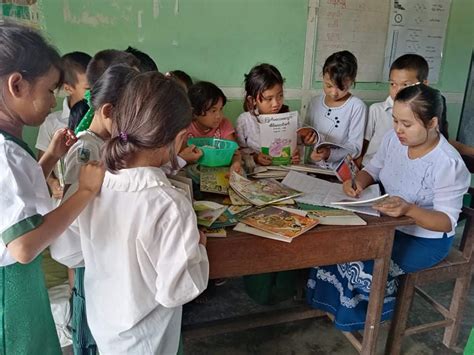 မိုင်းငေါ့မြို့တွင် စာဖတ်ရှိန်မြှင့်တင်ရေးမိုဘိုင်းစနစ်ဖြင့် စာအုပ