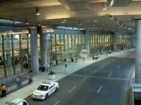 Canada Where To Pick Up Arriving Passengers At Terminal 1 Toronto