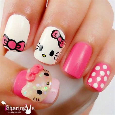 Hello Kitty Fingernails