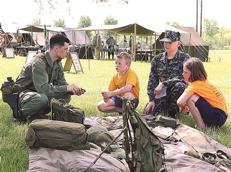 Re Enactors Give Public A Behind The Scenes Look At Being A Soldier