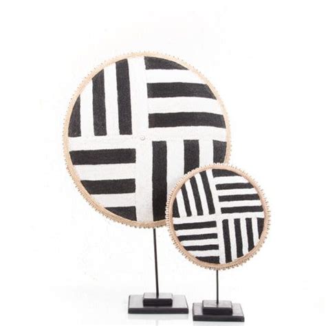 Beaded Cameroon Shield Black And White On Stand Lined Design24 W On