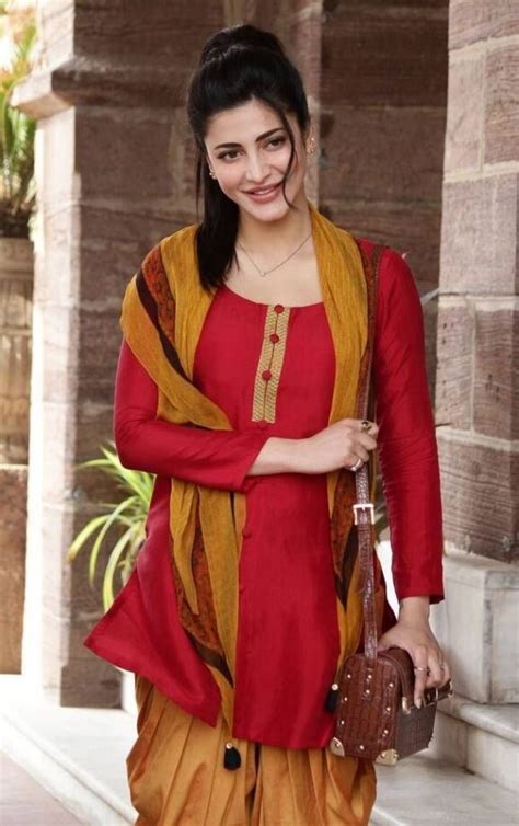 5 Simple And Elegant Kurti Sets Of Shruti Haasans That Makes A Warm