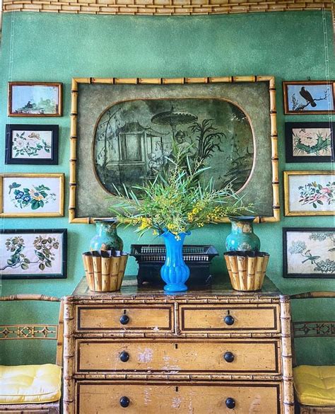 Glorious Color In The Home Of Ann Mollo And Very Much Appreciating The Bamboo Cornice 집