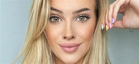 Veronika Rajek Highlights Supergirl Body In Mexico String Bikini