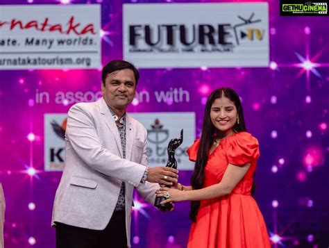 Singer Indravathi Chauhan Wiki Biography Age Gallery Spouse And More