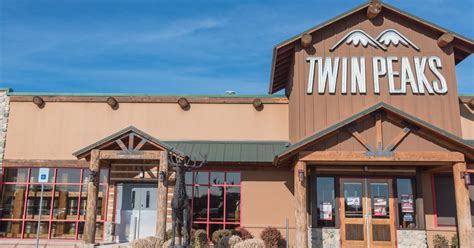 Up To 40 Smokey Bones Could Become Twin Peaks Under New Owner