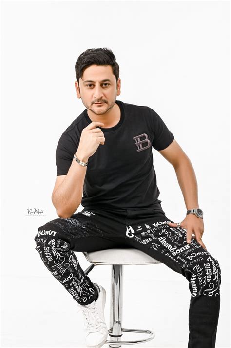Azeem Dar Singer Wiki Age Girlfriends Net Worth And More