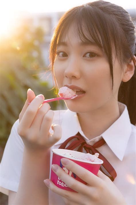 石川澪 1st写真集『unusual』 発売まであと8日！！ 夕やけみおっち🌇 エモくないですか⁈ ↓購入はこちら↓