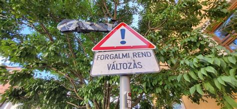 Útlezárás Mellett Dolgozik Az Eon A Táncsics Mihály úton Pecsmahu