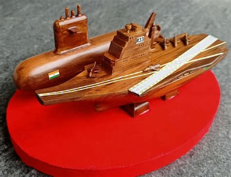 Brown Wooden Navy Warship Model For Event Sizedimension 20 Cm At Rs