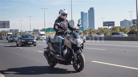 Nmax Dan Pcx Membosankan Intip Pesona Sym Naga 155 Dengan Desain Moge Look