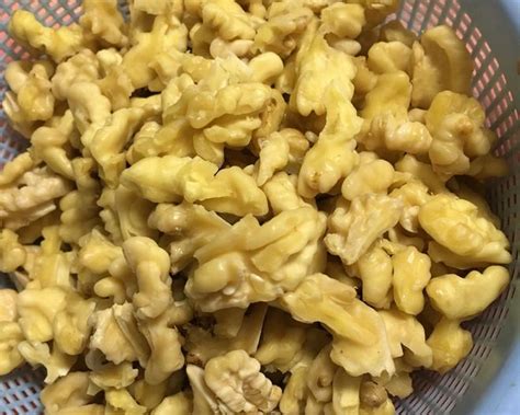 【剥核桃仁的做法步骤图，剥核桃仁怎么做好吃】怀lalilali下厨房