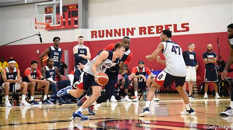 Amper 17 Jarig Toptalent Steelt De Show In Oefenpot Tegen Lebron James En Co Hij Was