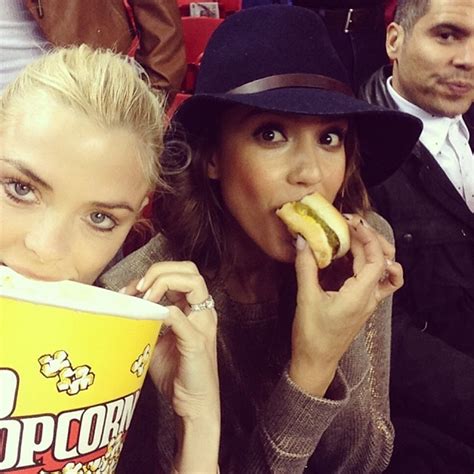 15 Photos Of Celebrities Eating Will Make You Hungry The Hollywood