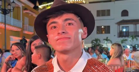 El Chico De La Ruana” Les Regaló A Sus Papás Un Viaje A Perú Así