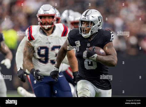 Las Vegas Raiders Running Back Josh Jacobs 8 Runs The Ball Against