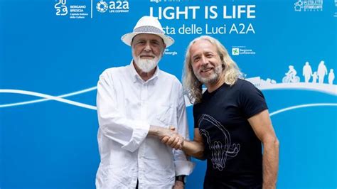 Michelangelo Pistoletto E Angelo Bonello Allinaugurazione Dellesposizione Giornale Di Brescia