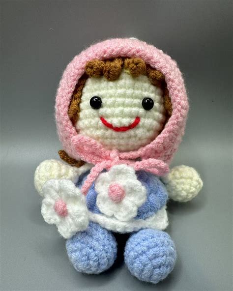 Swinging Skirt Girl Crochet Amigurumi Doll Crochet T
