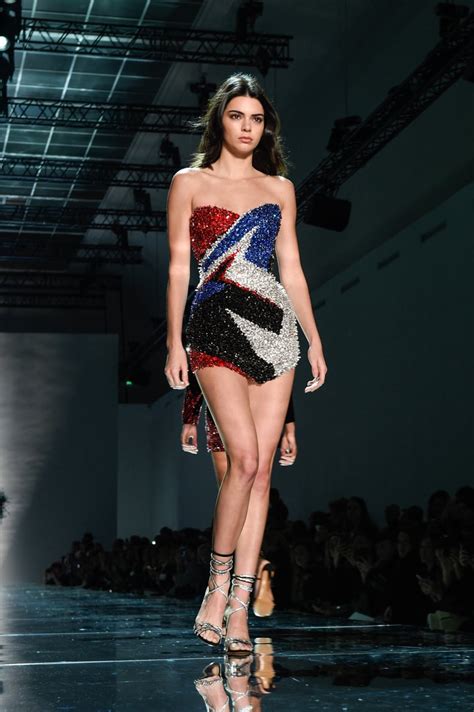 Kendall Jenner Sexiest Runway Moments Ps Fashion