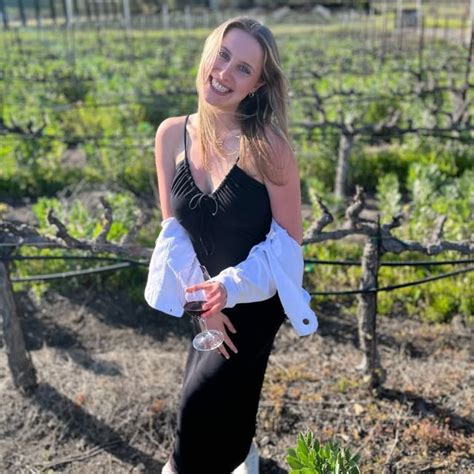 Jess Jessica Ehrlich • Threads Say More