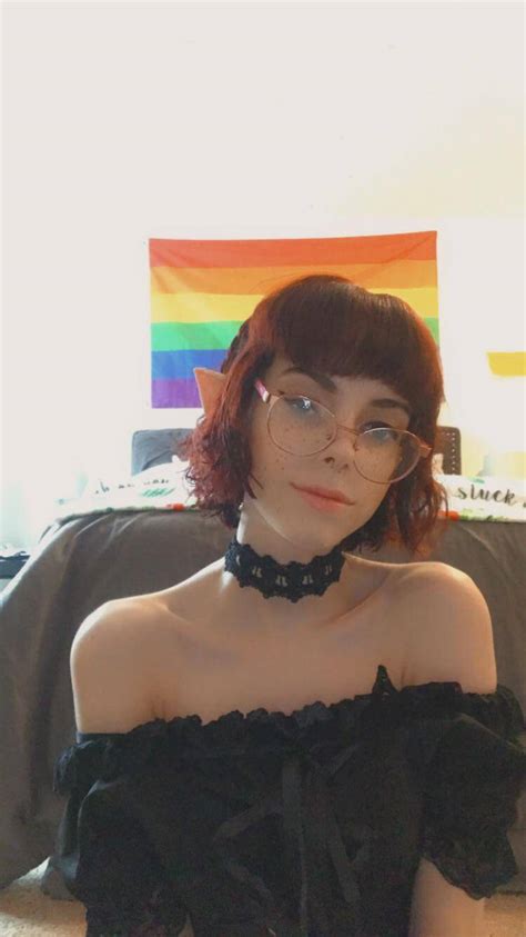 Elf Ears 💕 Scrolller