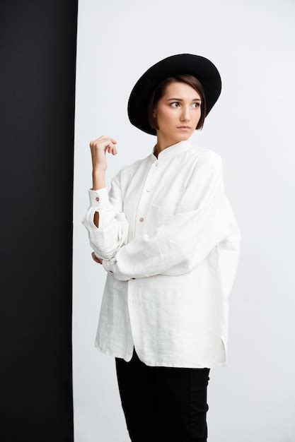 Page 9 Images De Femme Modele Vetements Modelisation Téléchargement Gratuit Sur Freepik
