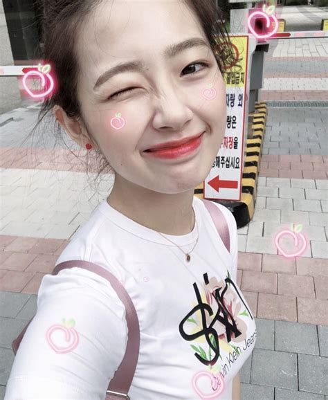 더쿠 최근 커뮤에서 설리수지한선화 닮았다 소리 듣는 배우 이은재 실물