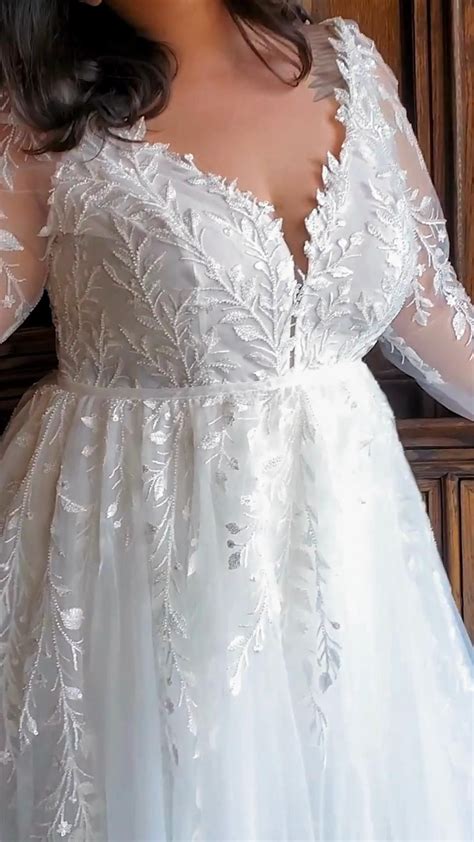 Plus Size Sparkly Wedding Dress With Long Sleeves For Curvy Brides