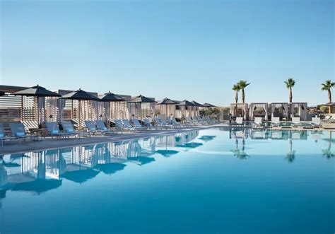 Pool Black Desert Resort