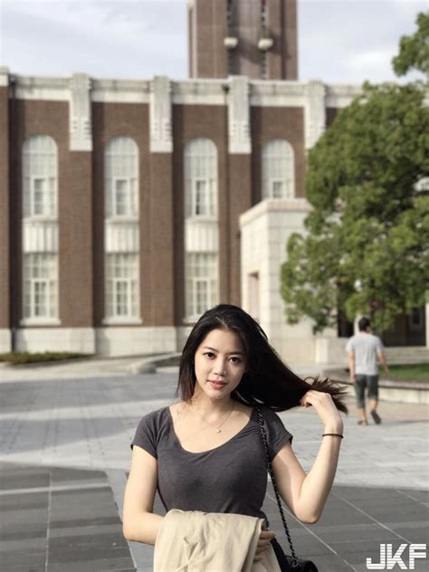 民视深夜主播刘方慈身材太好让人晚间都不捨得睡觉一定要先看她 21p Vtr宅趣坊