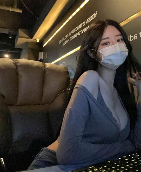 뽐뿌ㅇㅎ 100만 글래머 유튜버 Vrok 브이록