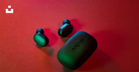 빨간색과 검은 색 레노버 컴퓨터 마우스 사진 Unsplash의 무료 헤드폰 이미지