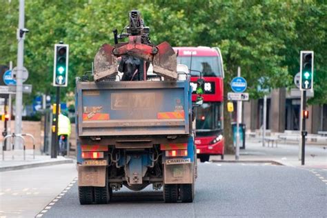 Blm Protester Statue Removed Hours After Being Put In Edward Colstons