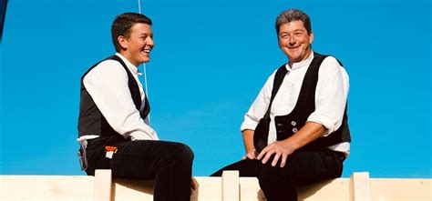 Handwerk Und Gemeinschaft Familienbetrieb Perner Vater Und Sohn Als Zimmermänner