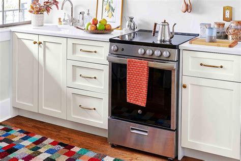 How Often Should You Clean Your Oven To Remove Built Up Grease And Food