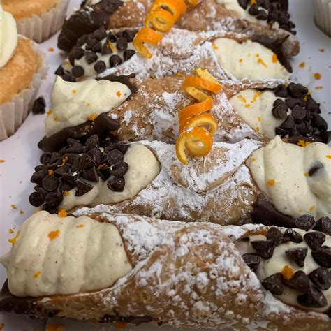 Cannoli Allure Bakery