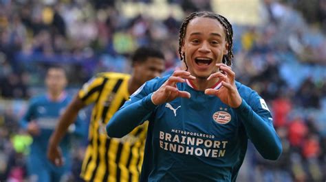 Simons Kündigt Entscheidung An