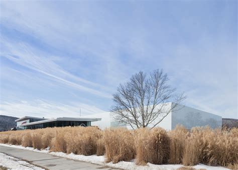 Seven Spots In New England For Fans Of Both Architecture And Fall Foliage